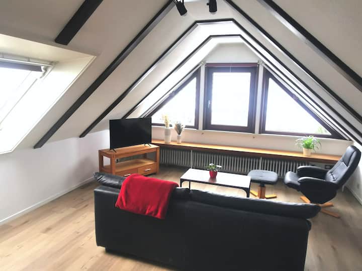Charmante Ferienwohnung Mit Sonniger Loggia - Celle