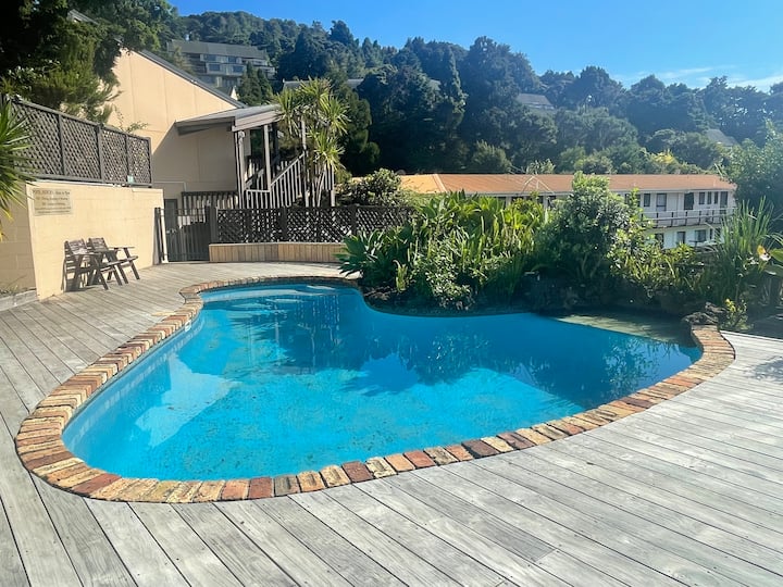 Affordable Rooms, Convenient Quiet Bush Location. - Paihia