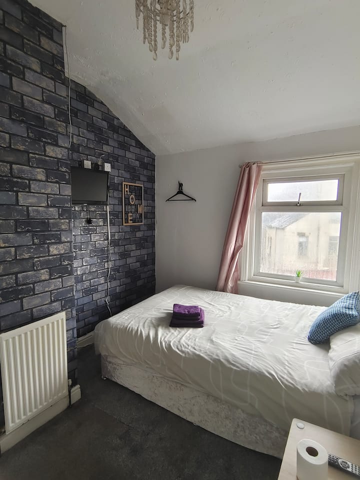 Double Room | Private Bathroom | Beachside | Tower - Lytham St Annes