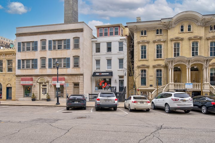 Downtown Mke | 2 Units | Walk Everywhere - Milwaukee, WI