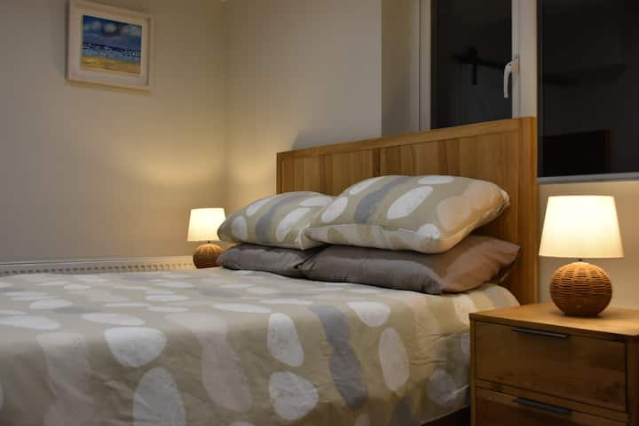 "Saoirse" New Cosy 1 Bedroom En Suite Apartment - Kinsale
