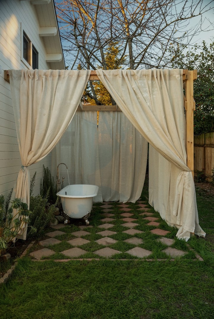 Sojourn - Sauna, Outdoor Tub, Mineral Pool, Ebikes - Illahee State Park, Bremerton