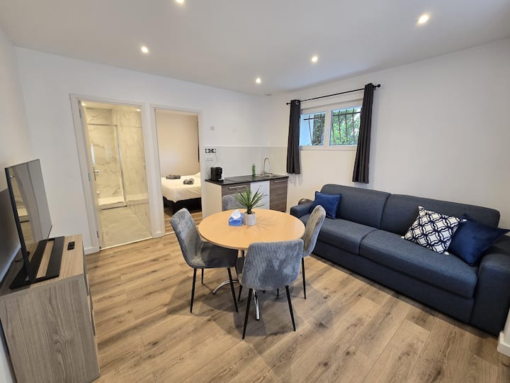 Le Sarah
Appartement Une Chambre, Climatisé. - Aix-les-Bains