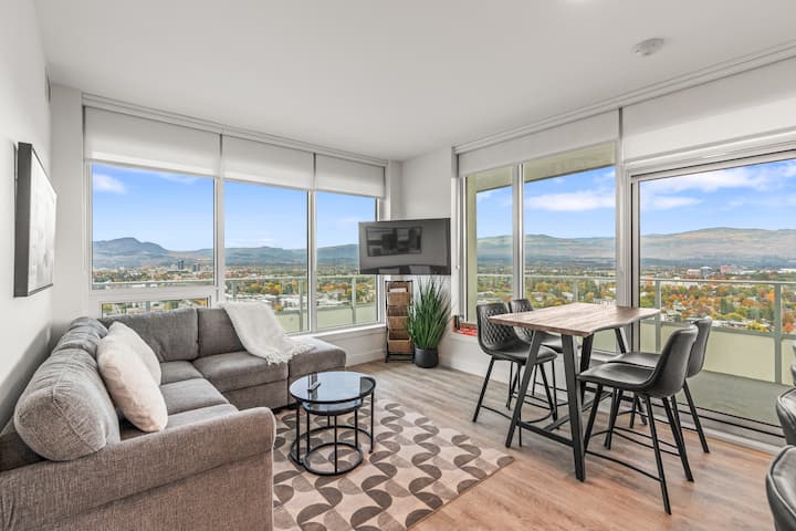 Modern Lakeview Escape In The Heart Of Kelowna - Kelowna