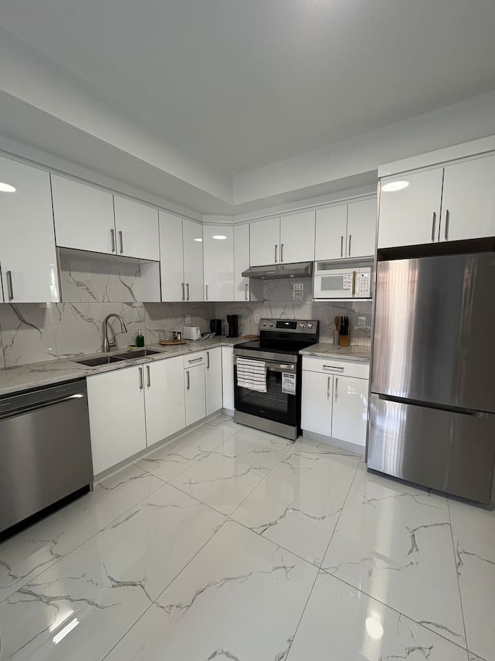 Modern 2 Bedroom Suite Located In Abbotsford Bc - Abbotsford