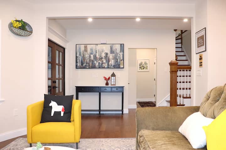 Newly Renovated Modern Suite - Quincy, MA