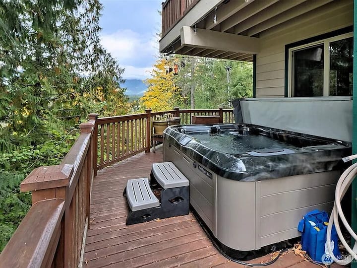Beautiful House At Lake Cushman. - Hoodsport, WA