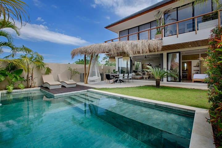 Private Family 3br Villa With Pool & Garden - Uluwatu