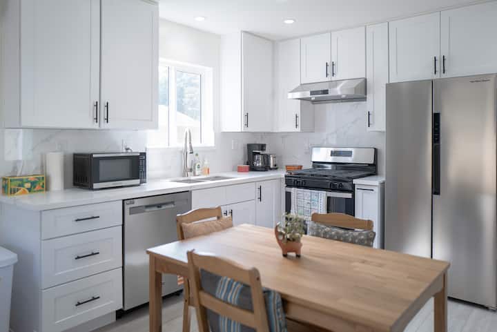 New! Cozy Guesthouse 1b1b With Private Entrance - Chino, CA