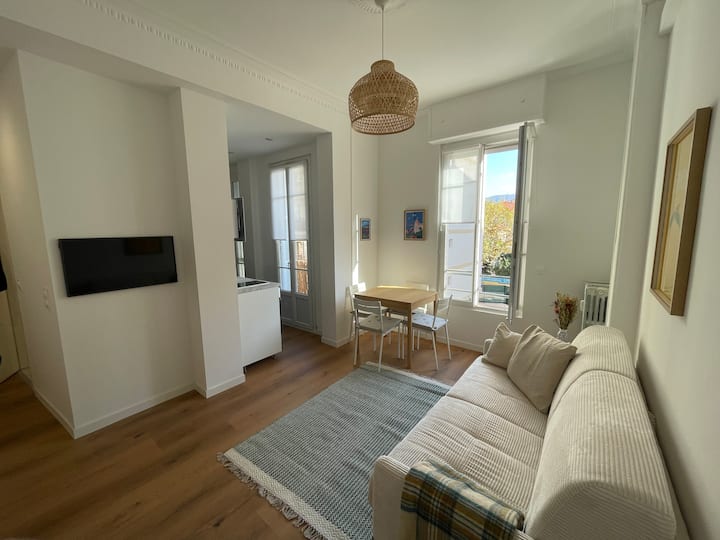 Beau 2 Pièces Dans Le Quartier De La Libération - Nice