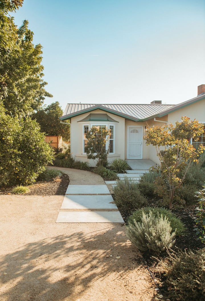 Peaceful Country Retreat On A Small Family Farm - Ripon, CA