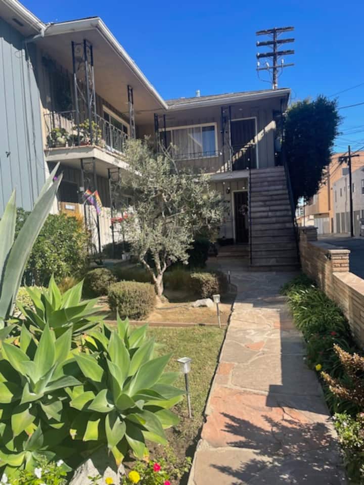 Bluff Park Seaside Apartment - Long Beach, CA