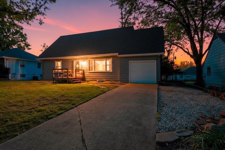 The Brass Oak, 3br House Near Stadiums - Kansas City, MO