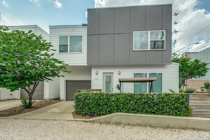 Nice, Cozy Home Near River Walk, San Antonio. - San Antonio, TX
