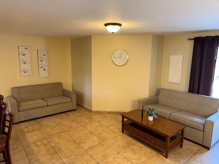 2 Bedroom Suite With Kitchen - Wisconsin Dells, WI