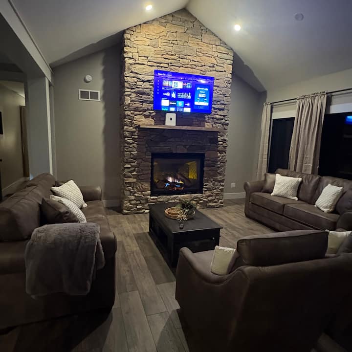 Burwood Lodge Near I-68/i-79 Split - Morgantown, WV