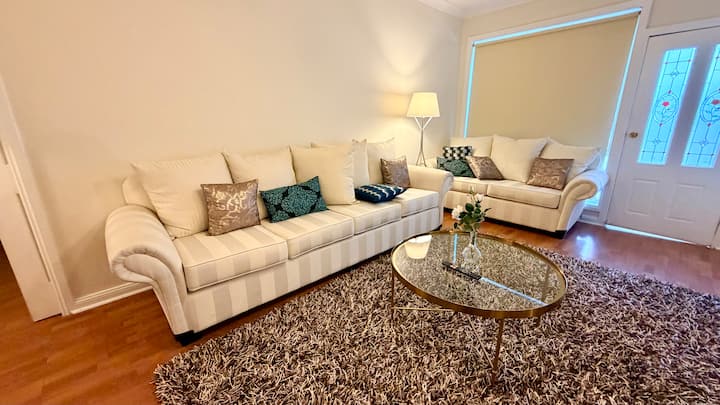 Elegant 4-bedrooms Retreat With Premium Comfort - Blacktown