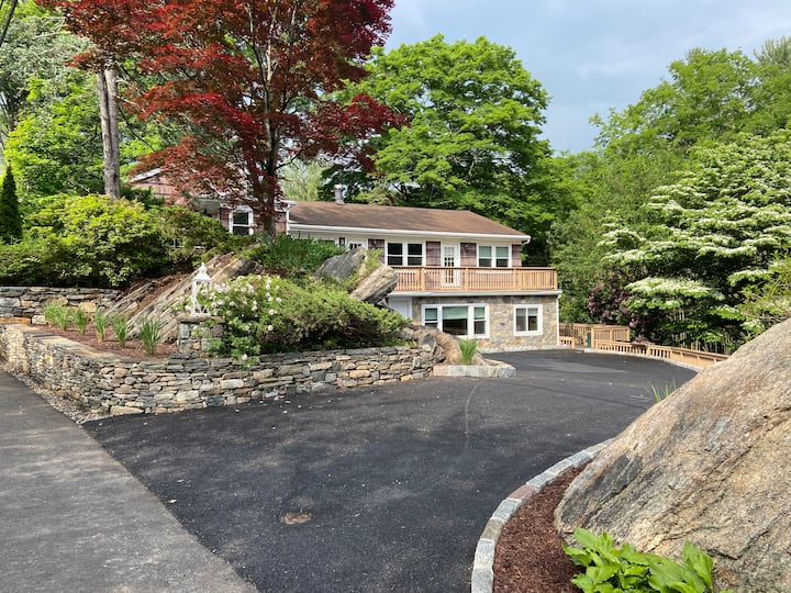 3 Bdrm. Rock Bottom Suite - Bedford, NY