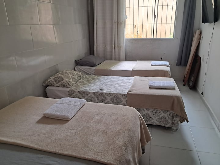 Kitnet Próximo Ao Shopping Beirmar De Floripa. - Florianópolis