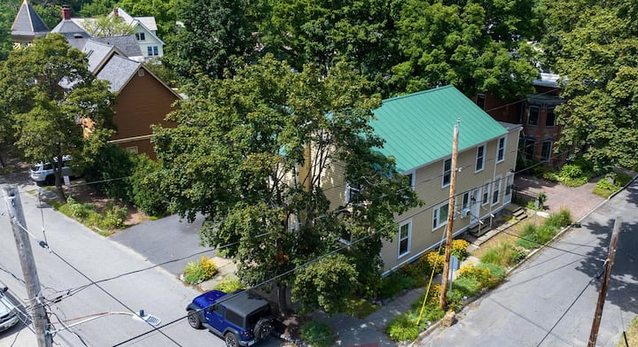 The Quinella> Walk To Downtown & Track! - Saratoga Springs, NY