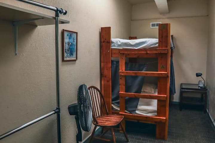 Treasure State Hostel Double Bunk Bed Room - Bozeman, MT
