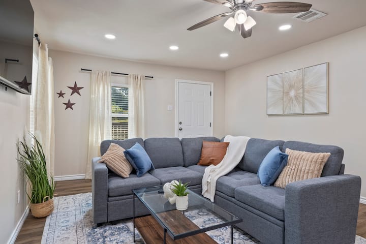 The Avenue F Getaway | Modern 3br By Downtown - Forest Hills - Dallas