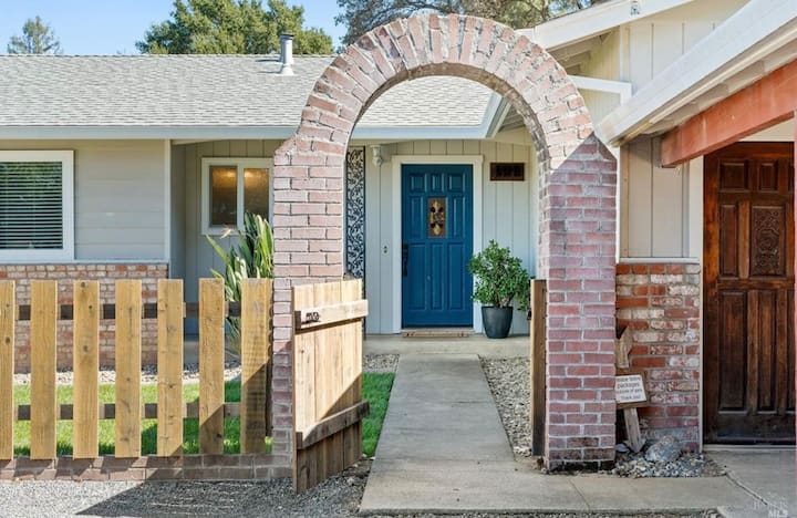 Healdsburg Getaway - Healdsburg, CA