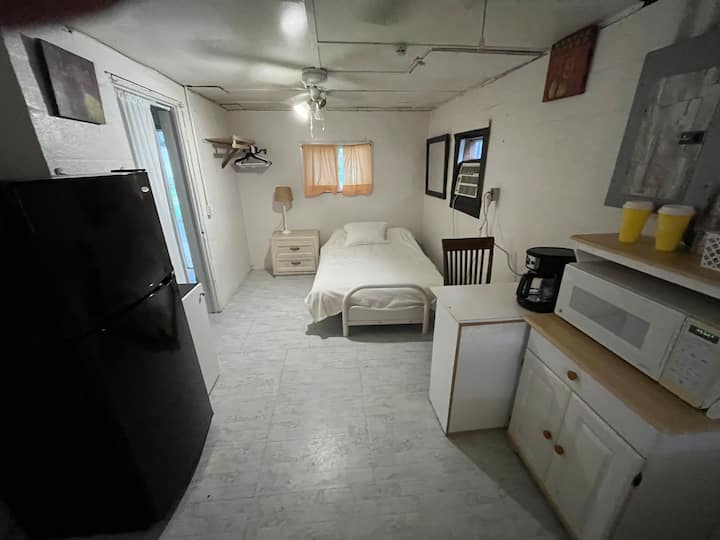 Guest Suit In Bonita Springs. 10 Min To Beach - Bonita Springs, FL