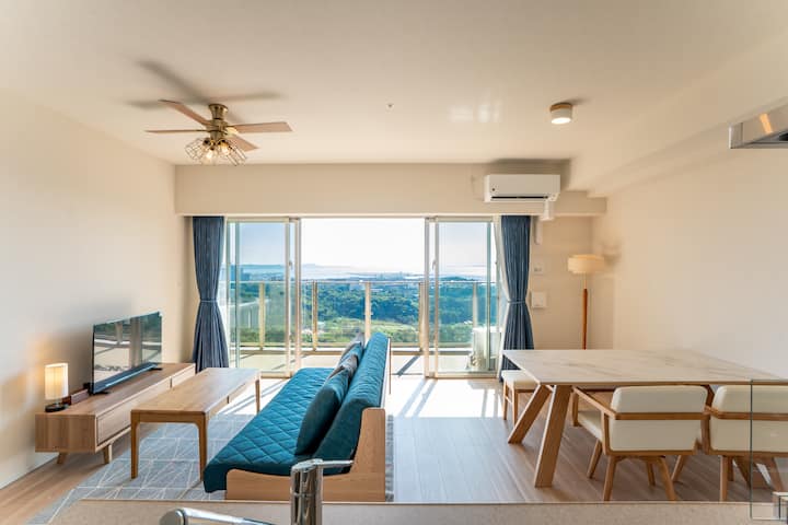 『New』― 高層階から眺める青い海と、70m2超のスタイリッシュリゾート ― - Okinawa