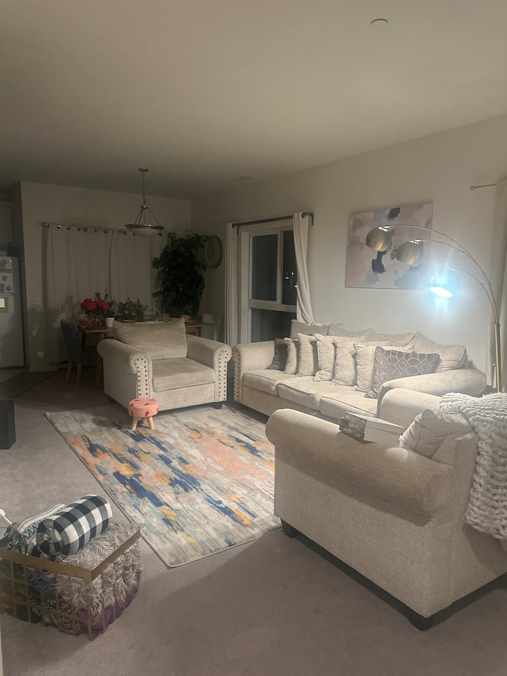 Cozy Comfortable Apartment Close To Dos Lagos. - Corona, CA