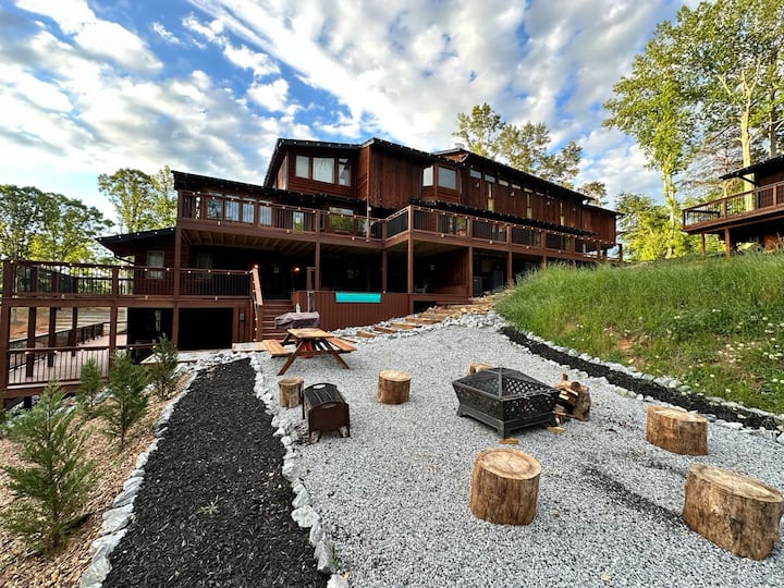 Old Mill Sauna Lodge Retreat  Sleeps 10 - Tryon, NC