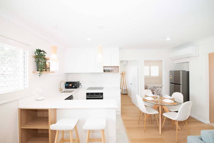 Anchor At Redcliffe - Retreat On The Peninsula - Redcliffe