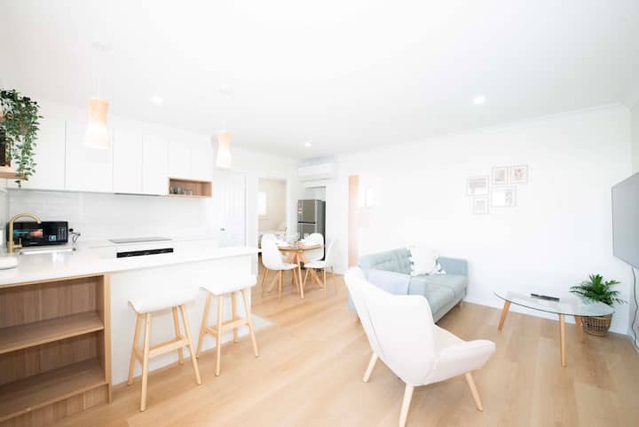 Anchor At Redcliffe - Retreat On The Peninsula - Redcliffe