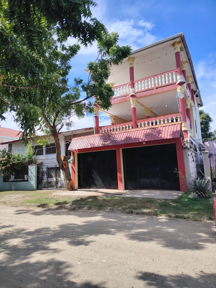 Hermosa Casa Panorámica - El Progreso
