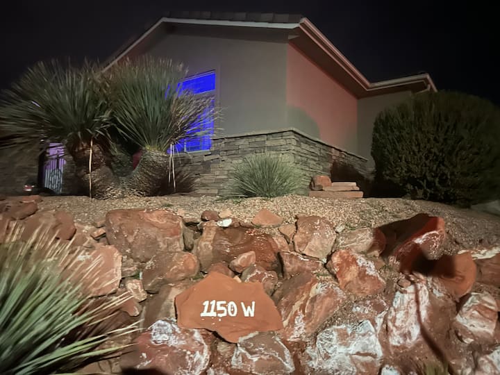 Escape To Your Southern Utah Oasis - St. George, USA