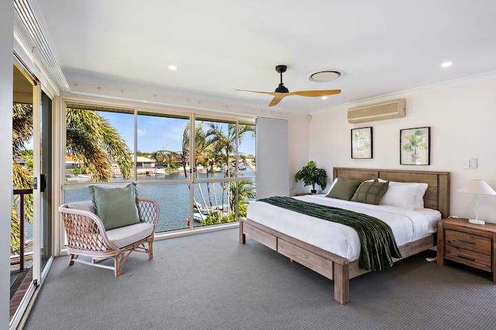 Family Tides – Waterfront Home On The Canal - Brisbane