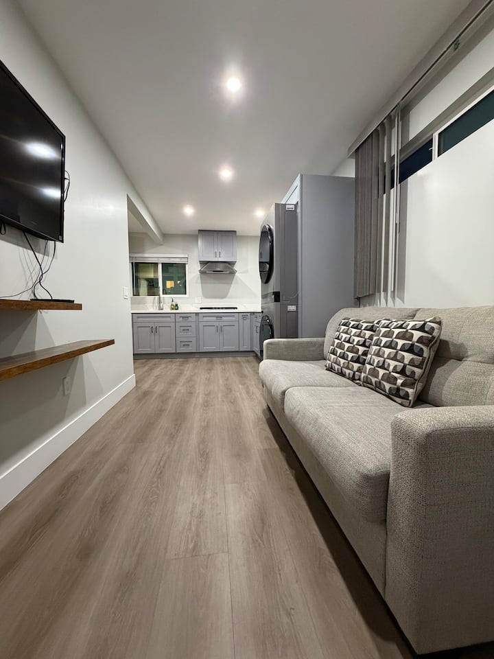 Stylish Cozy Home Near West Covina Mall - Azusa, CA