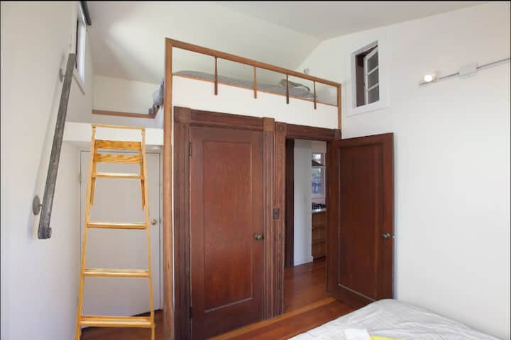 Cozy Cottage In Berkeley's Poet’s Corner - Berkeley, CA