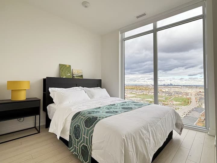 Brand New Condo-bed+sofa Bed Bright Unit+parking - Oakville