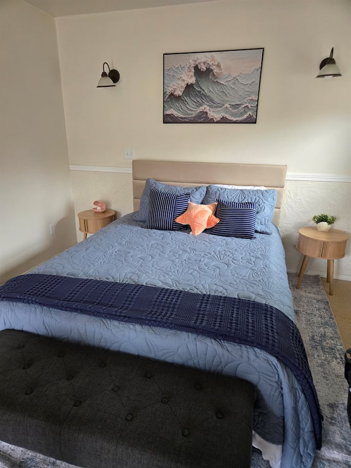 Tidepool Treasures - Sand Dollar Suite - Homer, AK