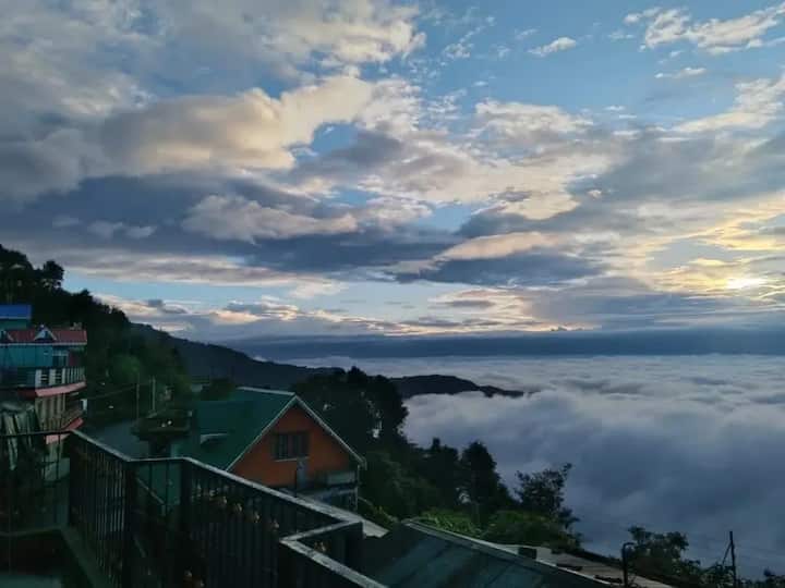 Kurseong Homestay: Sunrise Views & Homely Food - Kurseong