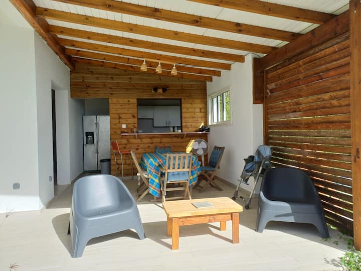 La Kaz Ba Et Sa Magnifique Vue Sur Mer - Guadeloupe