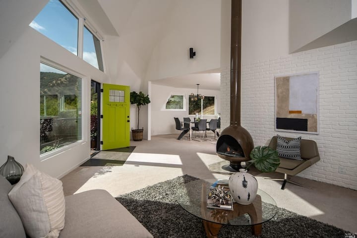 Beautiful Architectural Home Near Shops & Trails! - Novato, CA