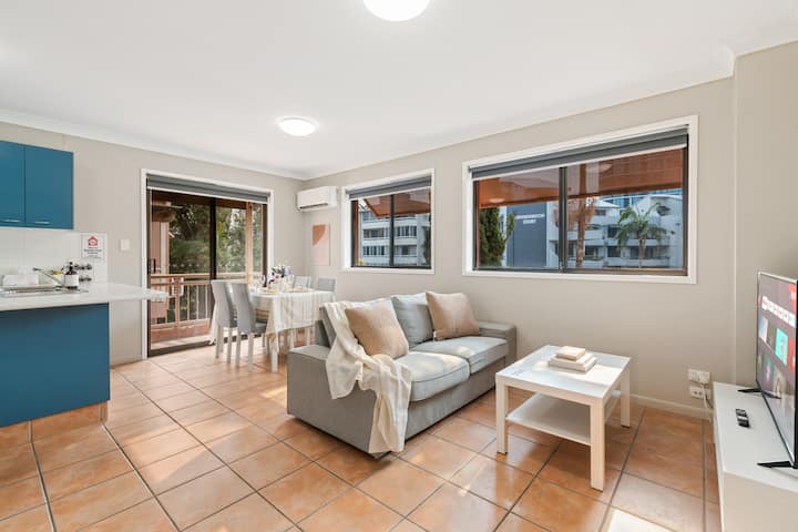 Modern 2br Apartment |Beach & Dining In Broadbeach - Broadbeach