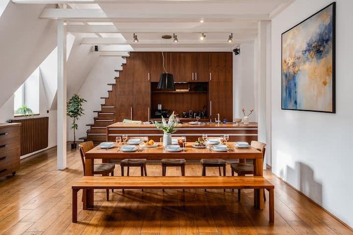 Family Friendly 2bdr Apt W Balcony, Ac & Sound Sys - Prague