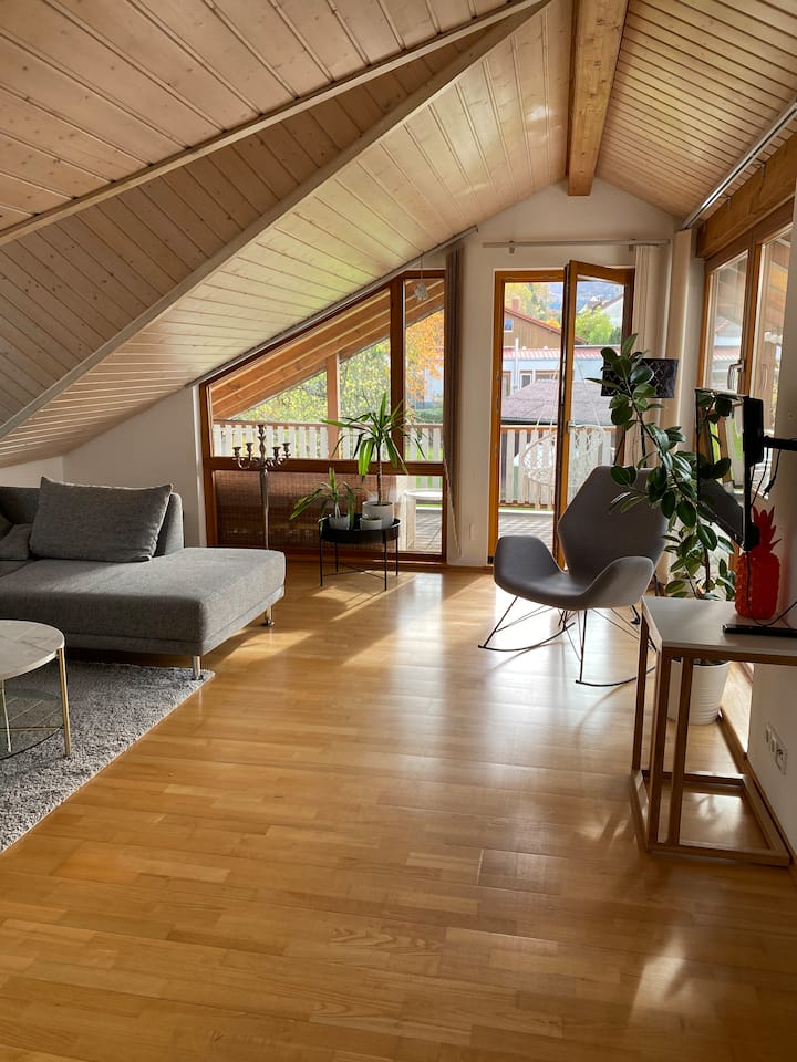 Charmante, Helle Wohnung Mit Balkon - Reutlingen