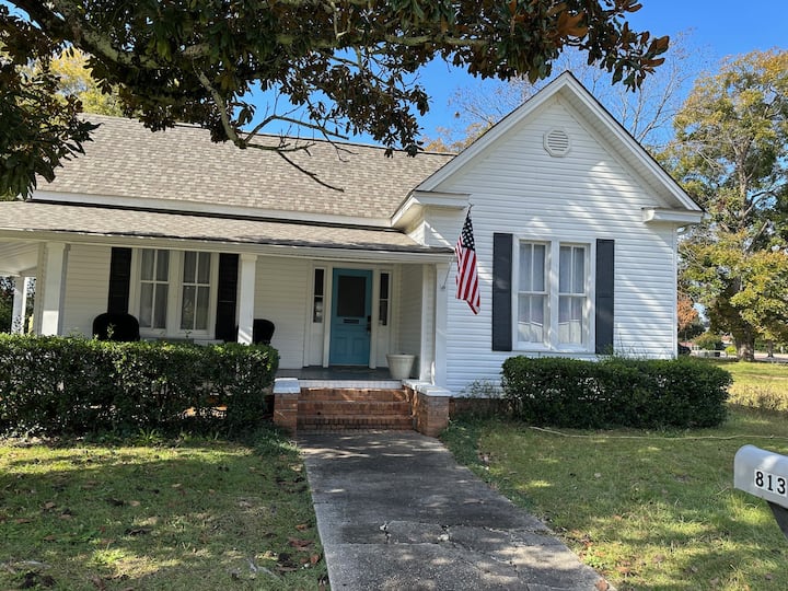 Charming Home In The Heart Of Downtown Camden, Sc - Camden, SC