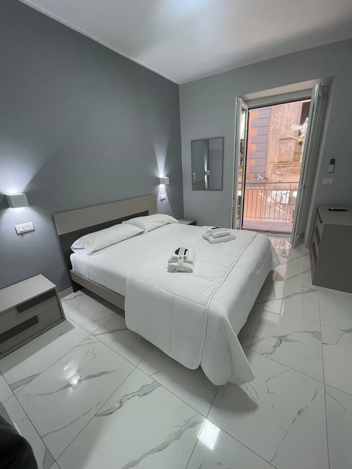 Giovi's Apartments By Central Home - Castellammare di Stabia