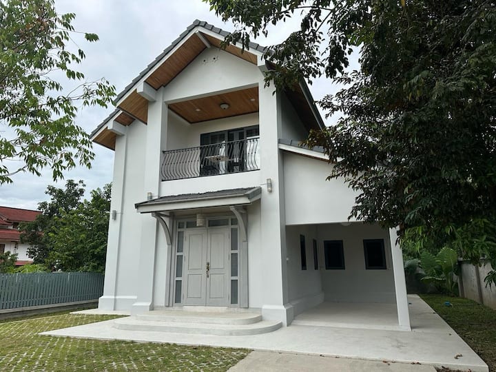 Longevity House – Peaceful Stay Near Secret Pizza - Luang Prabang