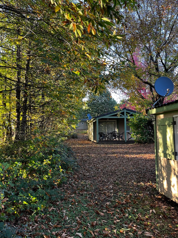 Cottages Du Lac De Miel – Lac à 3 Min à Pied - Sainte-Fortunade